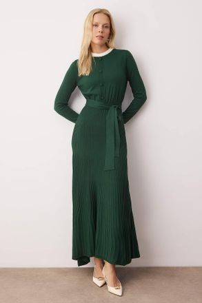 Trendyol Modest Damen Gr&uuml;n Einfarbig Maxi Lang Casual Skater Modest Kleider