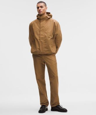 lululemon Slacker Hose im Classic Fit mit geradem Bein f&uuml;r M&auml;nner - 81 cm - Khaki - Gr&ouml;&szlig;e 28