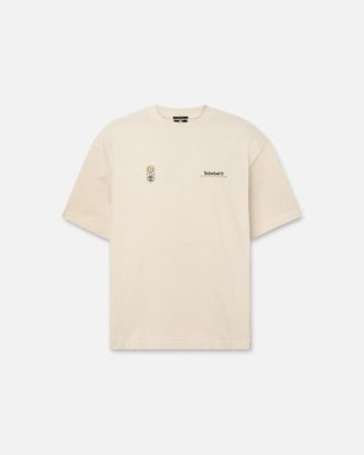 Timberland Kurz&auml;rmeliges T-Shirt mit Grafik in limitierter Auflage in Beige, Beige, Gr&ouml;&szlig;e