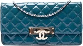 Chanel Sac bandouli&egrave;re matelass&eacute; en cuir verni Pre-owned - Femme - Pre-owned - Bleu - Taille: ONE Size