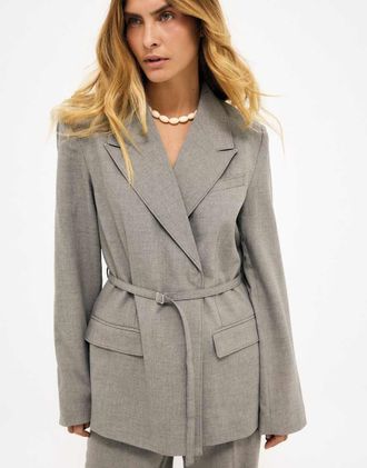 NA-KD Blazer classique &agrave; ceinture - Gr&egrave;ge-Gris