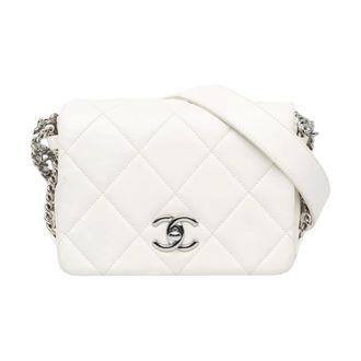 Chanel Pre-owned Sac Bandouli&egrave;re matelass&eacute; 19 Mini en cuir dagneau &agrave; cha&icirc;nes - Femme - Pre-owned - Blanc - Taille: ONE Size