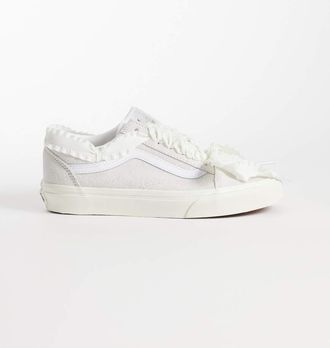 Vans Old Skool - Sneaker in Wei&szlig; mit Spitzendetail