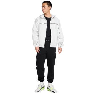 Nike Sportswear Club Cargo Jogginghosen f&uuml;r Herren (Schwarz/Wei&szlig;)