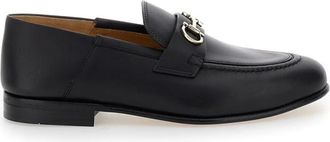 Ferragamo Femme, Chaussures, Noir, Taille: 35 1/2 EU Mocassins noirs en cuir avec détail Gancini