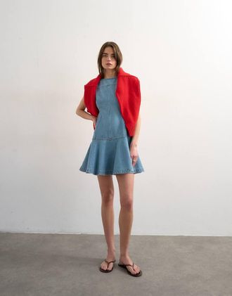 Topshop Robe portefeuille courte en jean - Bleu d&eacute;lav&eacute;