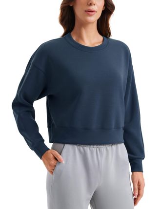 CRZ YOGA Damen SoftAura Oversized Sweatshirt Langarm Shirt Basic Workout L&auml;ssig Rundhalsausschnitt Pullover Tinte Blau 36