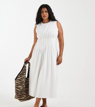 Vero Moda Curve Robe mi-longue sans manches en popeline avec taille pliss&eacute;e - Blanc