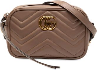 Gucci Hobo Bags - Mini GG Marmont Matelasse Leather Crossbody - Gr. unisize - in Braun - f&uuml;r Damen
