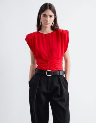 & Other Stories tailliertes Top mit Raffungen in leuchtendem Rot