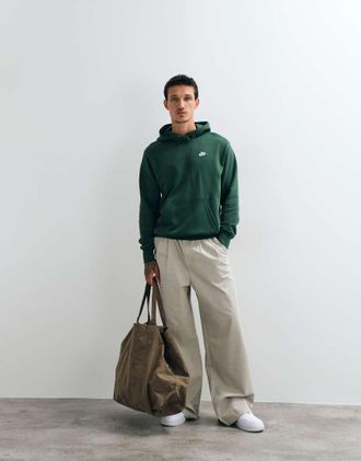 Nike Club Hoodie aus French Terry in Gr&uuml;n