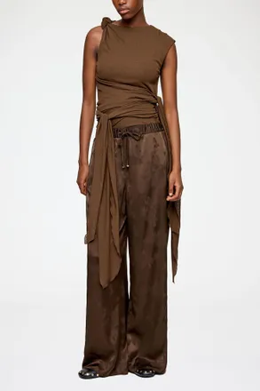 Ganni Hose aus Satin in Braun