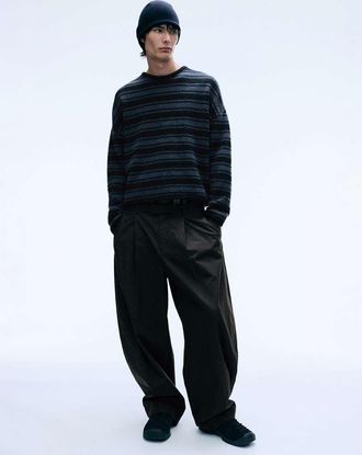 Weekday Chino-Hose mit Barrel-Leg und Karomuster in Braun