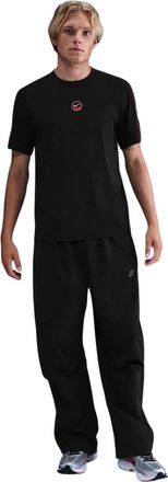 Nike City Side T-Shirt f&uuml;r Herren, Rundhalsausschnitt (Schwarz/Rot)