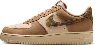 Nike Air Force 1 07 Sneaker in Braun
