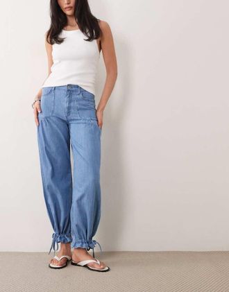 Miss Selfridge Jean bouffant resserr&eacute; aux chevilles - Bleu moyen d&eacute;lav&eacute;