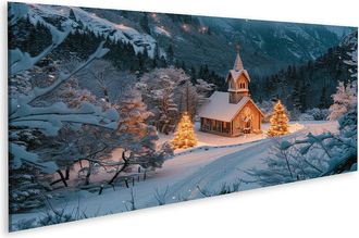 Islandburner Prime Bild auf Leinwand Kleine Holzh&uuml;tte mit beleuchtetem Weihnachtsbaum in verschneiter Waldlichtung Berge im Hintergrund Bilder Wandbilder Poster