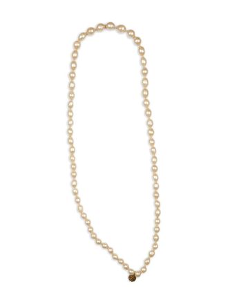 Chanel collier sautoir &agrave; perles artificielles (1984) - Tons neutres