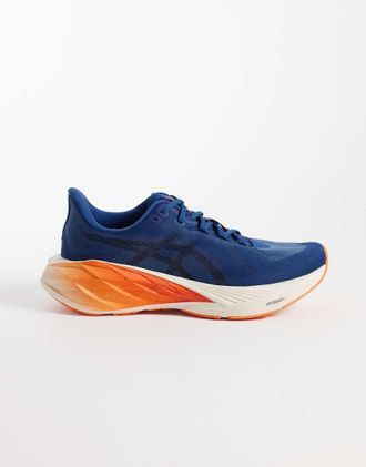 Asics Dynablast 6 Laufsneaker in Dunkelblau und Kirschrot