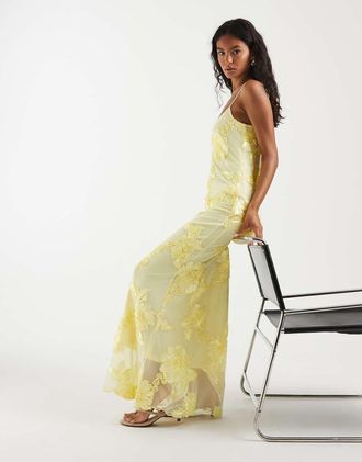 Pieces Maxi-Tr&auml;gerkleid aus Netzstoff in Pastellgelb mit Blumenstickerei