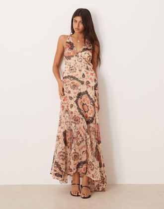 Asos Robe caraco longue en mousseline &agrave; imprim&eacute; cachemire - Marron-Brown