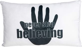 Stuco Spr&uuml;chekissen Dekokissen Kuschelkissen Samt-Optik 30x50 cm inkl. F&uuml;llung (Never Stop Believing)