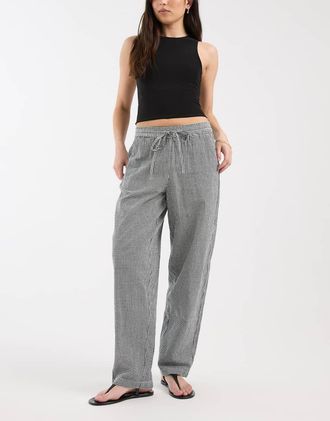 Jack & Jones Pantalon barrel en cr&eacute;pon &agrave; carreaux vichy - Noir et blanc