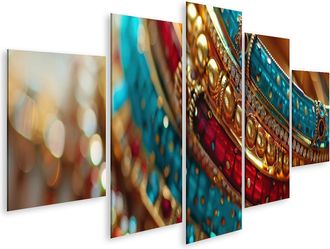 Islandburner Prime Bild auf Leinwand Detailansicht traditioneller indischer Armreifen in rot blau und Gold mit Buntem Design Bilder Wandbilder Poster