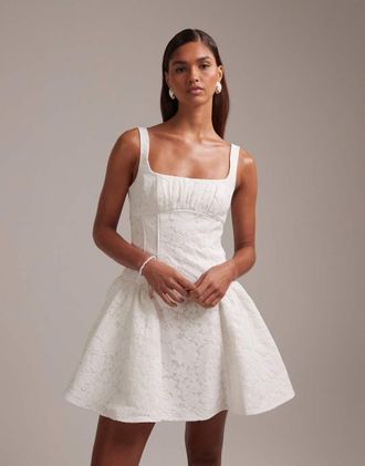 Asos Robe de mari&eacute;e courte en dentelle - Ivoire-Blanc