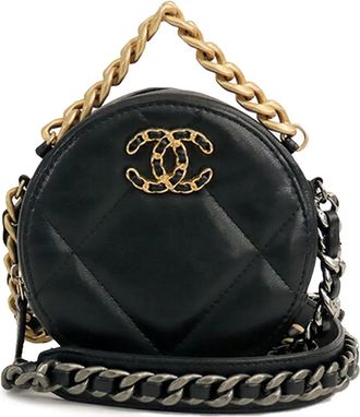 Chanel 2020 Quilted Lambskin 19 Round Clutch with Strap satchel - Schwarz