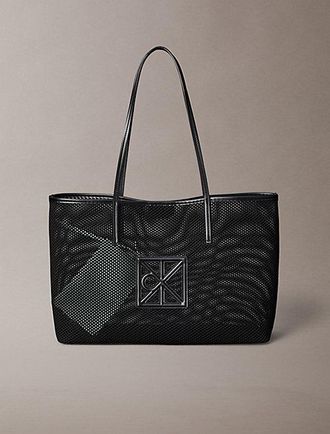 Calvin Klein Sac cabas en maille avec logo embl&eacute;matique