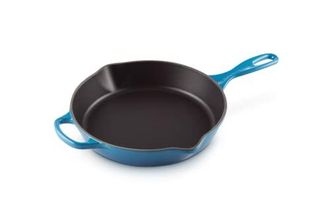 LE CREUSET Signature Poêle profonde en fonte émaillée avec poignée dassistance et deux becs verseurs, pour tous les types de plaques de cuisson et fours, 26 cm, 