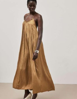 NA-KD Gerafftes, weites Kleid in Khakigr&uuml;n mit Tr&auml;gern-Gold