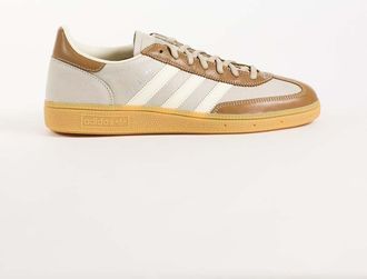 adidas Originals Handball Spezial Sneaker in Khaki und Wei&szlig; mit Gummisohle-Gr&uuml;n