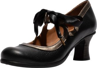FLY London Pumps