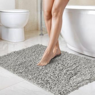 Emma Barclay Tumble Twist Badeset aus Reiner Baumwolle, 2-teilig, 50 x 80 cm, WC-Vorleger 50 x 50 cm, silberfarben