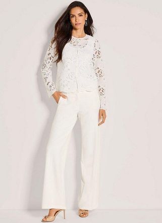 Madeleine Langarmbluse Blusenshirt mit floraler Spitze Sommerbluse mit Rundhals, Knopfleiste, Bogenkanten und Langarm