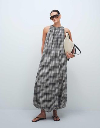 Asos Robe longue dos nu &agrave; carreaux avec ourlet bouffant - Noir et blanc-Multicolore