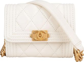 Chanel Crossbody Bags - Chanel Quilted Lambskin Box Micro Single Flap Cros - Gr. unisize - in Wei&szlig; - f&uuml;r Damen