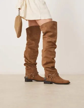 Asos Kimmy - Overknee-Stiefel aus Wildlederimitat in Sandbraun mit Riemen