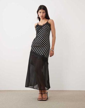KAIIA robe longue asym&eacute;trique en mousseline transparente avec liser&eacute; de dentelle satin&eacute;e, &agrave; pois noirs et blancs-Multi