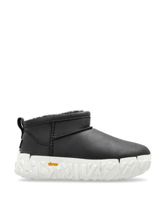 UGG Klassische Ultra Mini Wrap Tech Boots