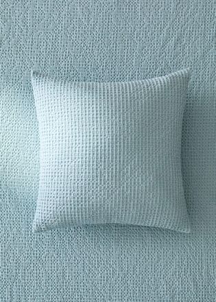 Mango Housse de coussin lit enfant en coton garment dyed gaufr&eacute; 40x40 cm bleu p&eacute;trole - Home - 40x40cm - MANGO HOME