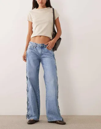 Mango jean droit &agrave; lien sur le c&ocirc;t&eacute; et d&eacute;tail jambe en bleu clair