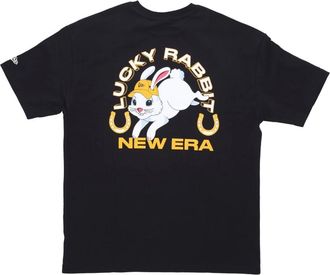 New Era Grafik Logo Tee Schwarz/Wei&szlig; - - Tops - Herren - Schwarzk - S