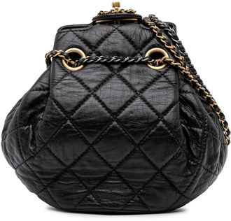 Chanel Hobo Bags - CC Quilted Lambskin Chain Drawstring Bucket Bag - Gr. unisize - in Schwarz - f&uuml;r Damen