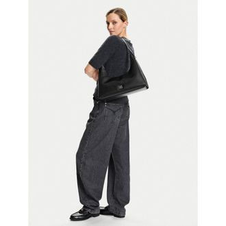 Calvin Klein Handtasche Calvin Klein Emblem Hw Lthr Shoulder Bag LV04F3262G Schwarz