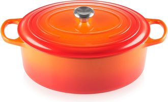 LE CREUSET Le Creuset Signature Gusseisen-Bräter mit Deckel, Ø 35 cm, Oval, Für alle Herdarten und Induktion geeignet, Volumen: 8,9 l, 7,375 kg, Ofenrot, 2117835