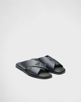 Prada &Uuml;berkreuzte Sandalen aus Saffiano-Leder