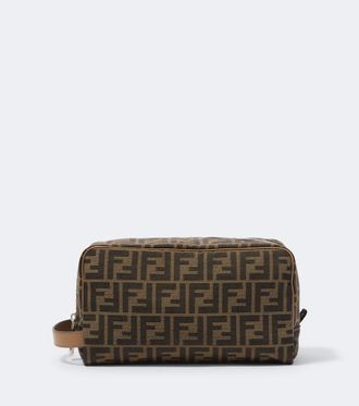 Fendi Trousse de toilette FF Zucca Small